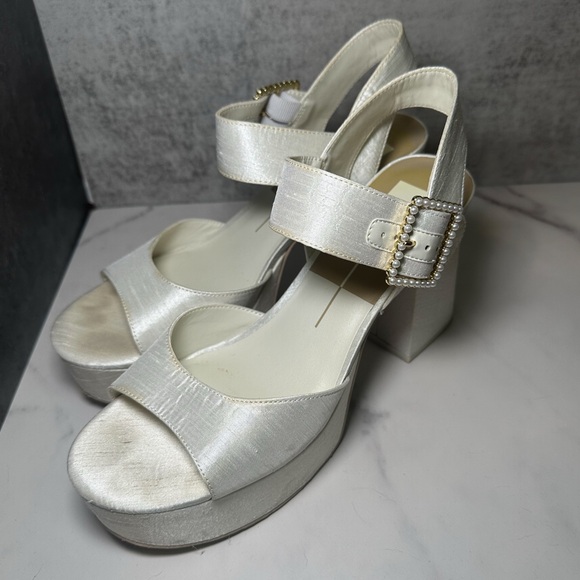 Dolce Vita | Shoes | Dolce Vita Cream Platform Sandals Retro Design ...